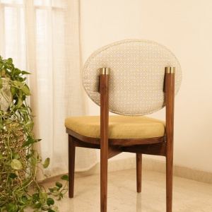Diya Chair