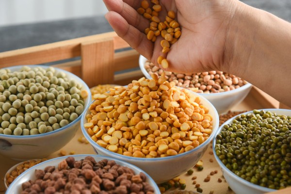 What are the different types of dals famously used in India?