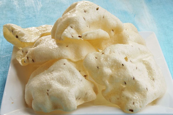 Rice Crackers: Types of Rice Crackers and It's Health Benefits